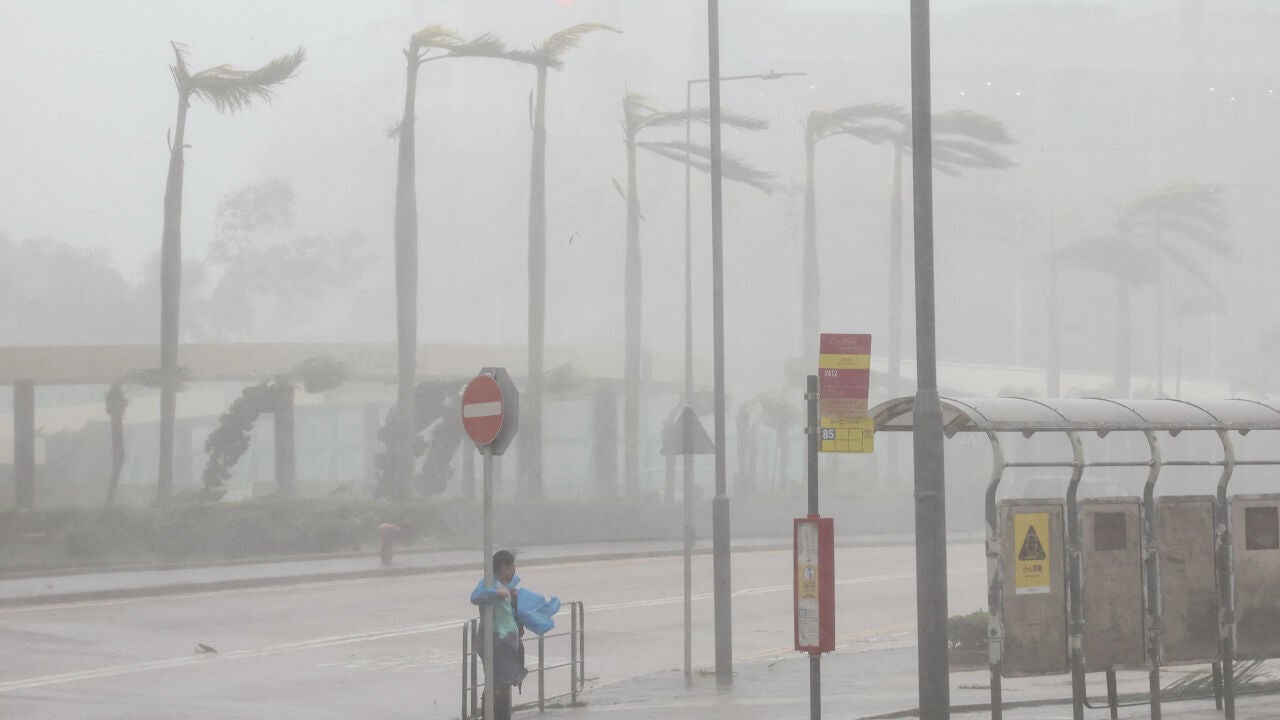 El super tifón Ragasa deja al menos 14 muertos en Taiwán mientras Hong ...