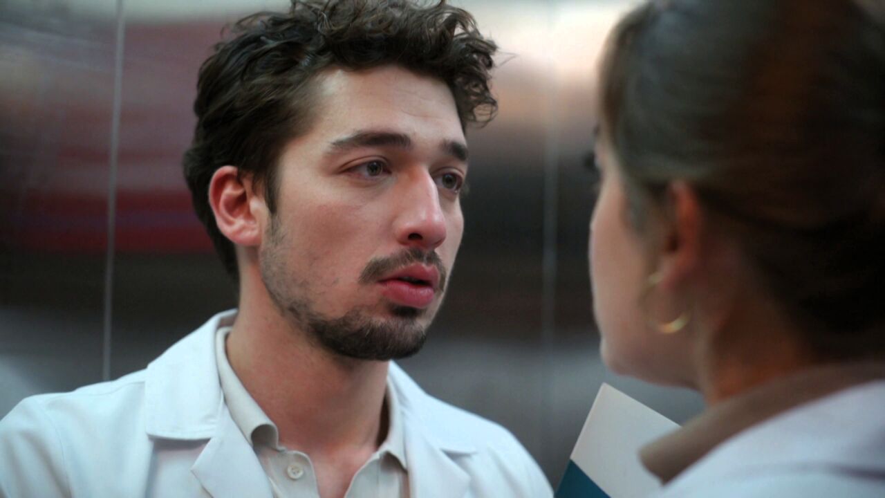 Uras confiesa su amor a Seren tras besarla delante de Maral, ¿se reconcilian?: esta noche ...