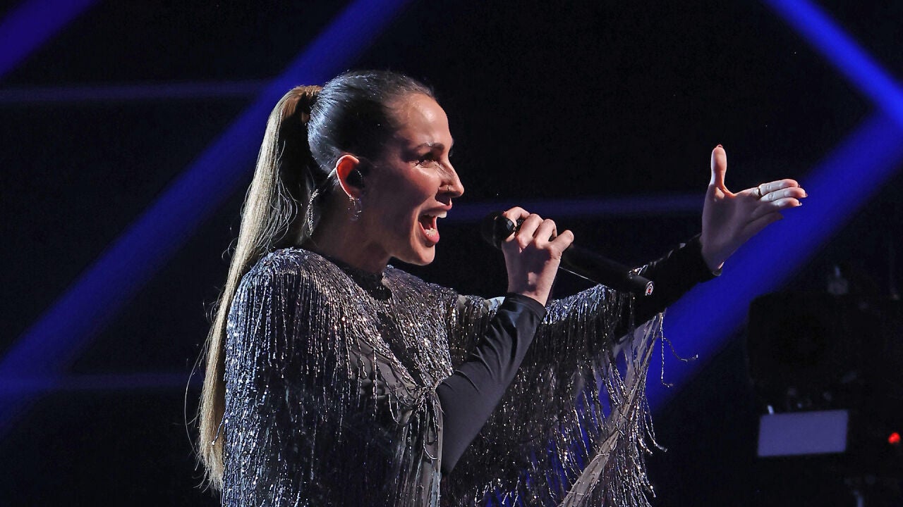 La emoción y potencia de Malú conquistan al público con una actuación ...