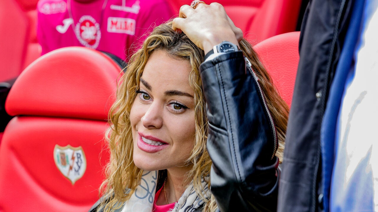 Candela Márquez niega tajante haber roto con Alejandro Sanz y evita dar ...