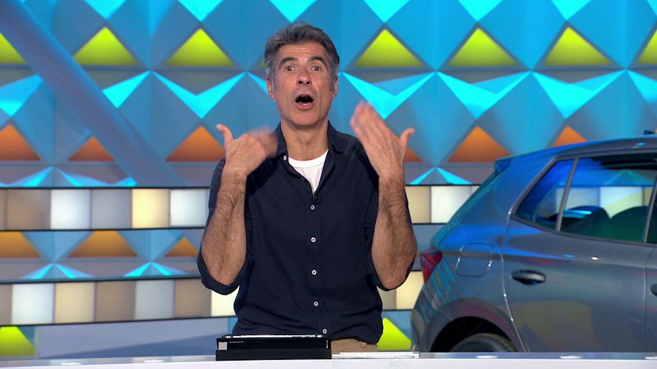 Raúl desata la locura en La ruleta de la suerte: bombero de profesión y ...