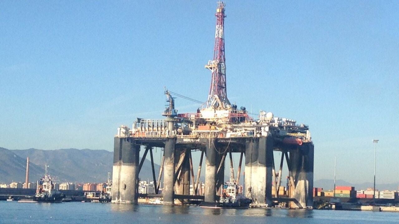 El precio del petróleo se desploma casi un 15% hasta los 95 dólares ...
